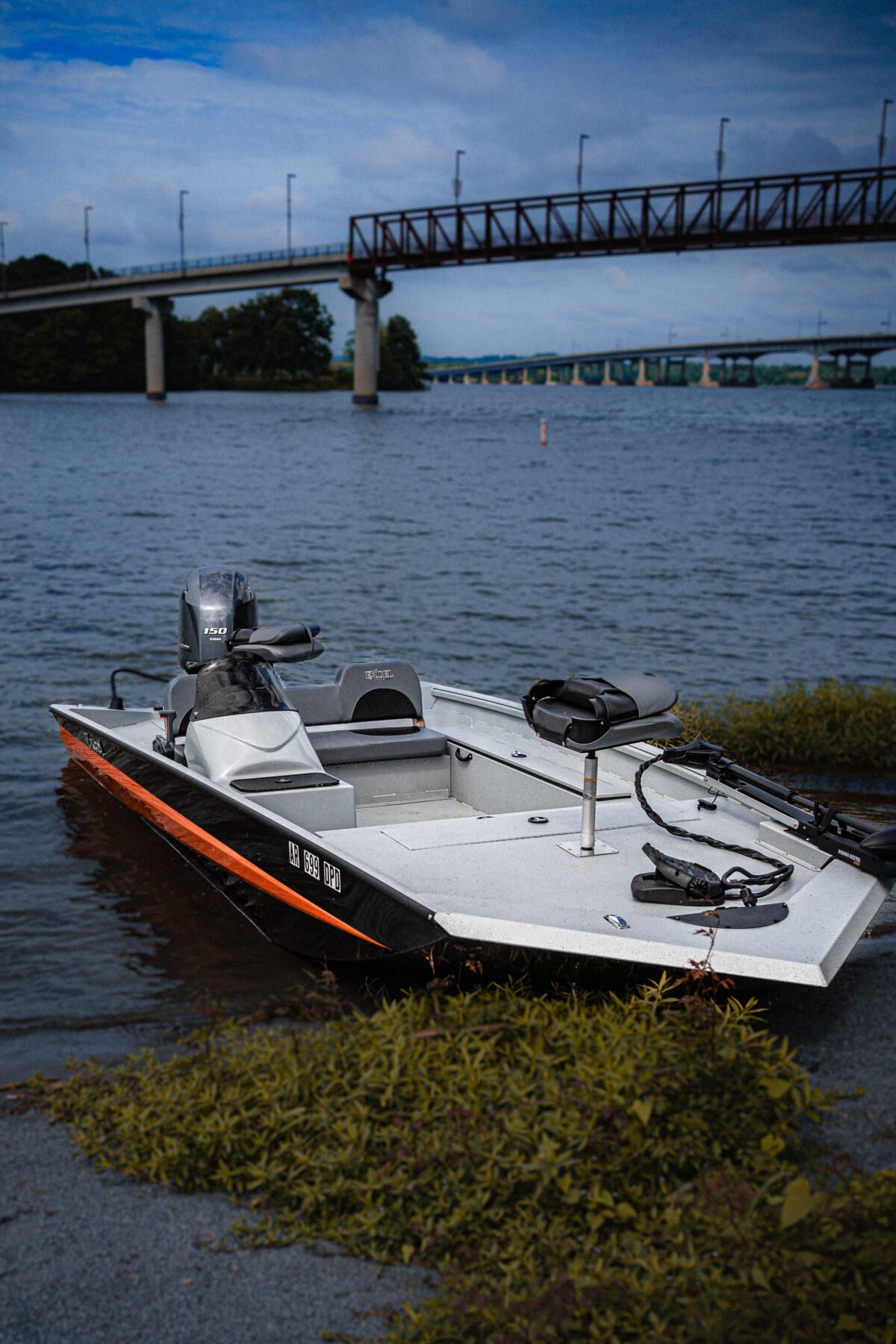 Gallery | Stalker Side Console | Excel Boats